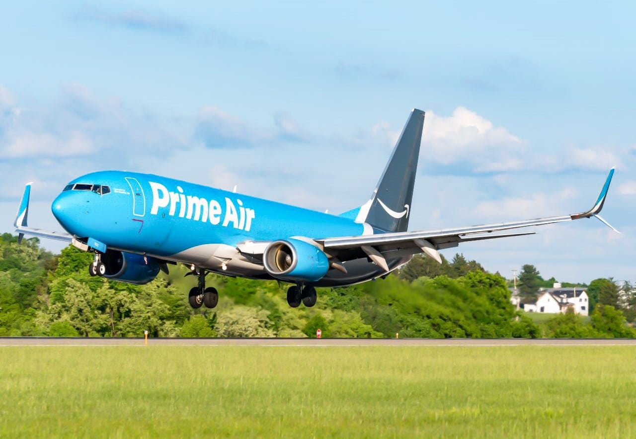 Amazon moves 1st 737-800BCF from Atlas to Sun Country - Cargo Facts